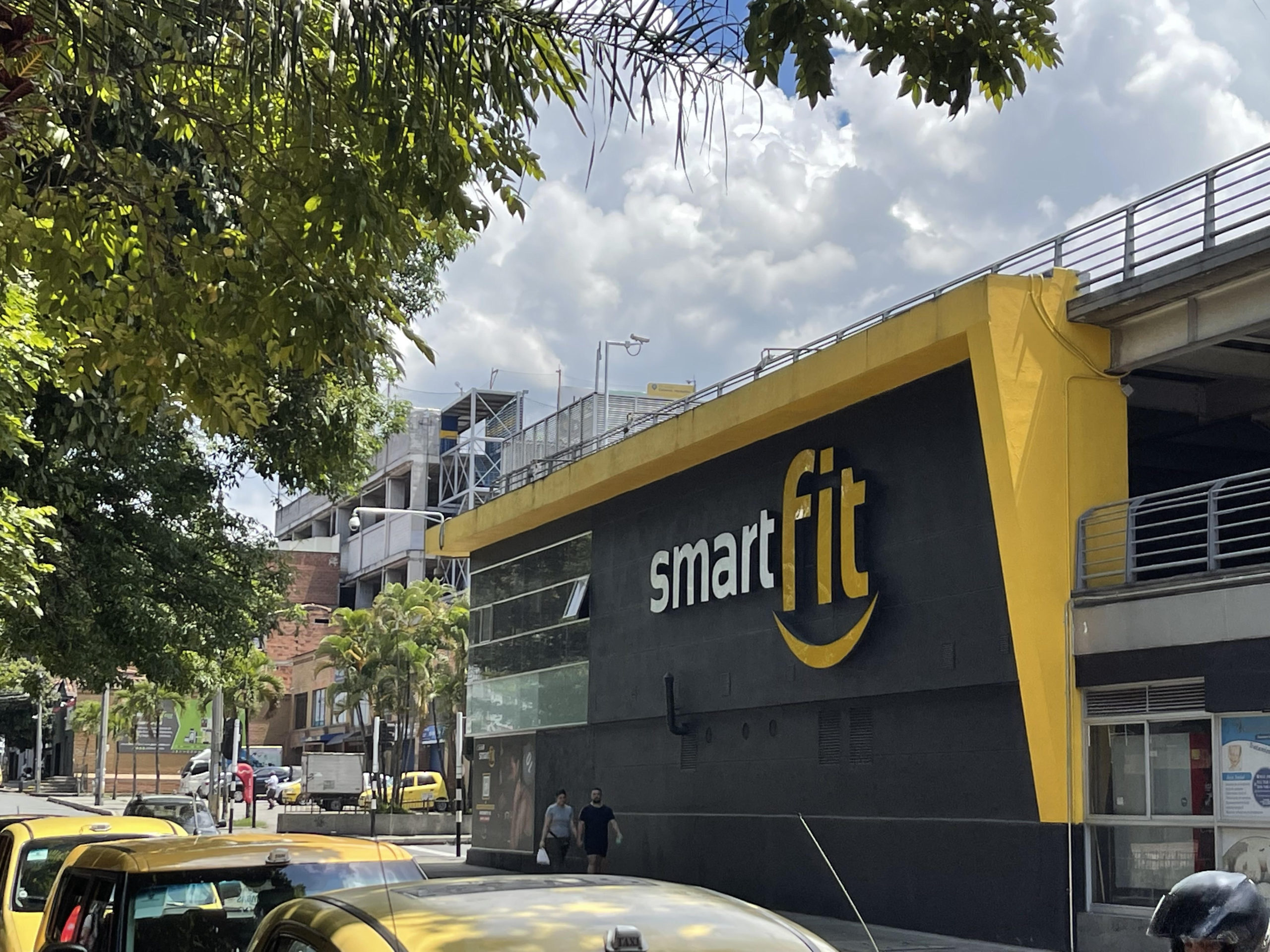 Meet The Best Gym in Medellin: Smart Fit - Casacol